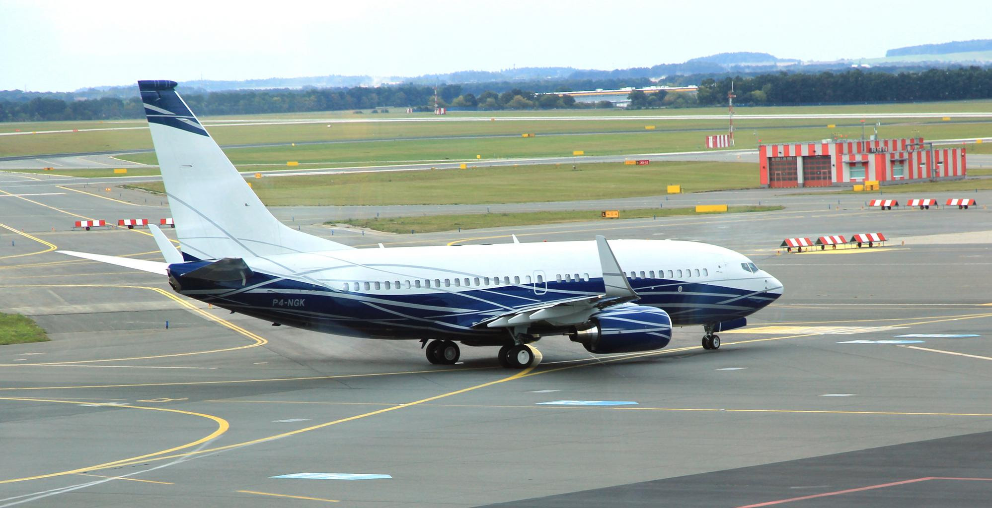 Boeing books two 737-800BCF orders, says new freighter conversion lines ...