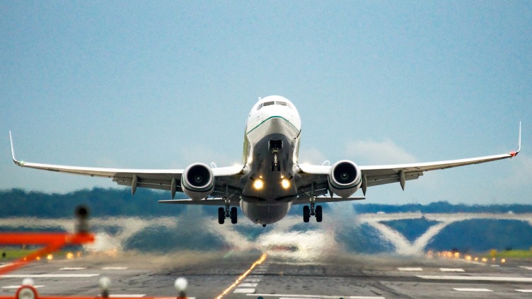 Boeing Risks 737 Production Halt, Air Lease Corp Chairman Udvar-Hazy ...