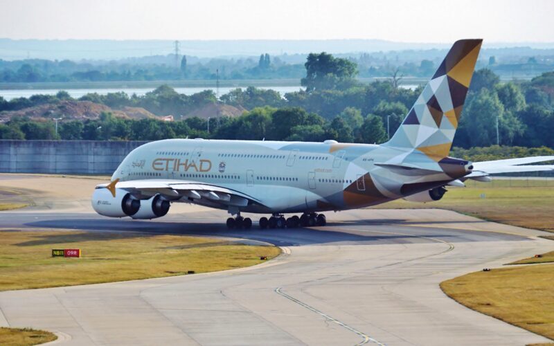 Etihad Airways Achieves First Dual Aircraft Type Rating for Pilots on ...